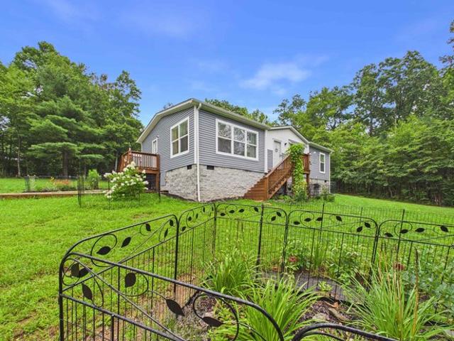376 Ridge Oak Dr SE, Copper Hill, VA 24079