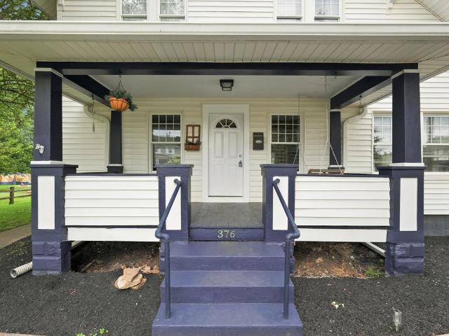 376 Watt Street