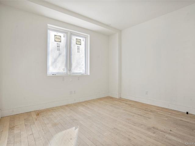 376 Vernon Avenue, Unit 3A