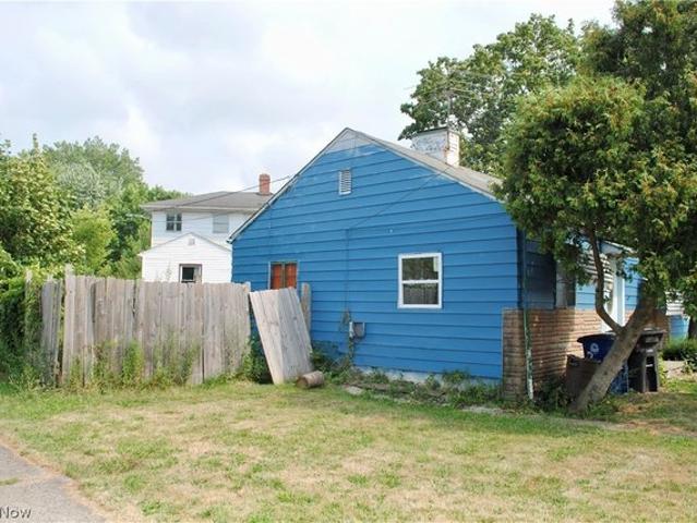 3775 Highland Rd, Cleveland, OH 44111