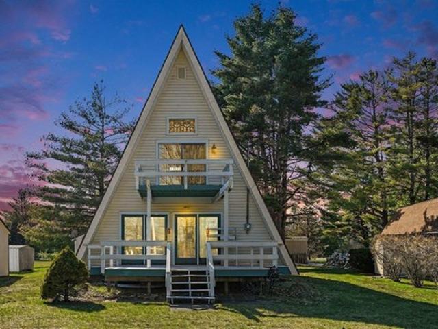 3775 W Cedar Lake Rd, Greenbush, MI 48738