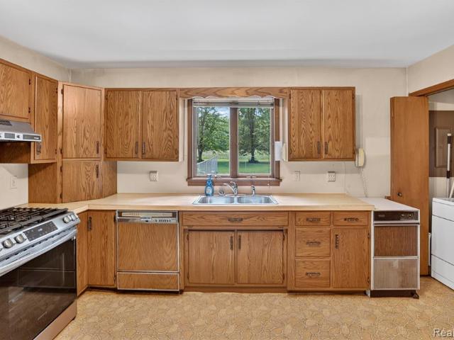 3775 W Saginaw Road