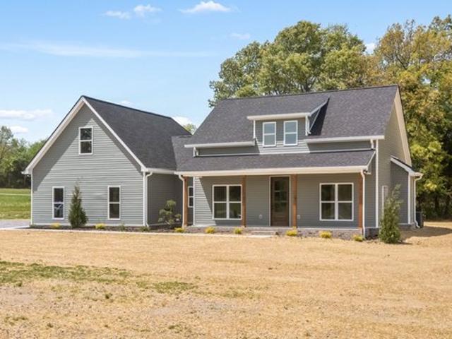 3776 Hollow Springs Rd, Bradyville, TN 37026