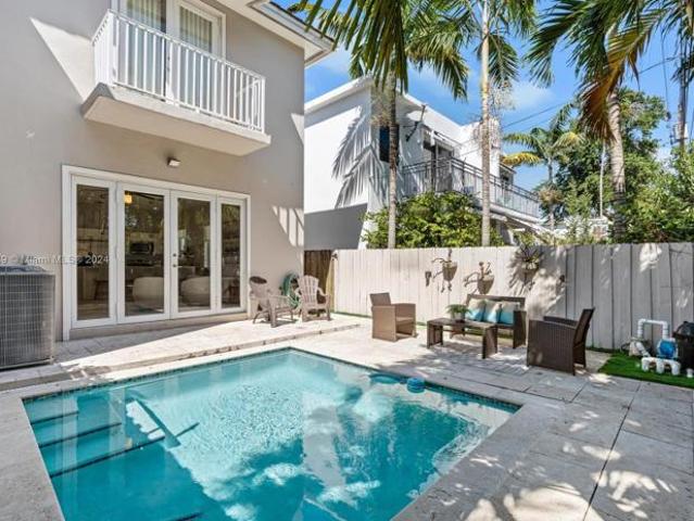 3776 SW 27th Ln, Miami, FL 33134