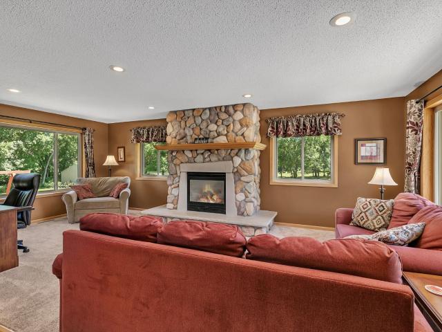 37785 Sunnyfield Circle
