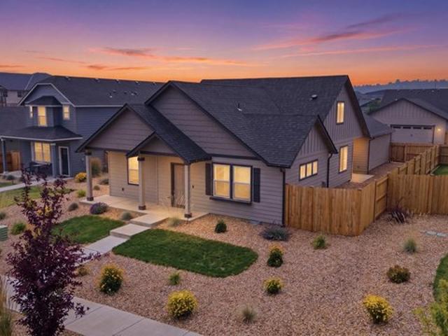 3778 SW Lava Pl, Redmond, OR 97756