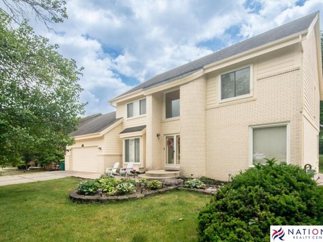 37709 Glengrove Dr, Farmington, MI 48331