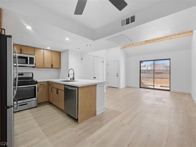 3770 Desert Marina Dr Apt 52, Laughlin, NV 89029