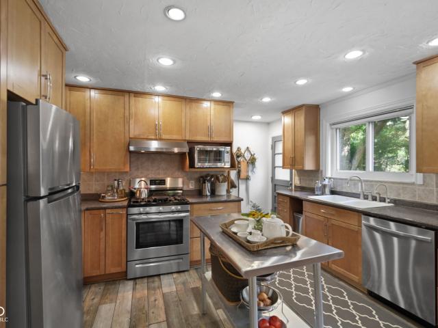 3770 E 55th Street