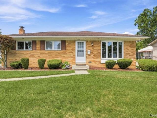 37717 Badger Dr, Sterling Heights, MI 48312
