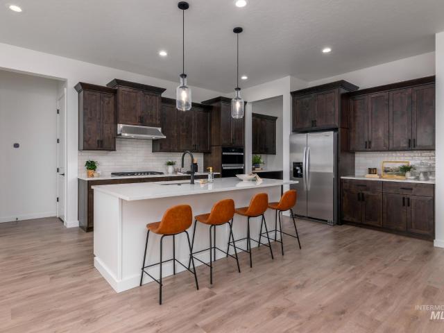 3773 N Kelseyville Way