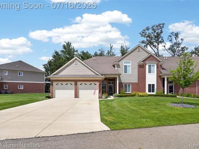 3773 Eagle Creek Dr, Shelby Township, MI 48317