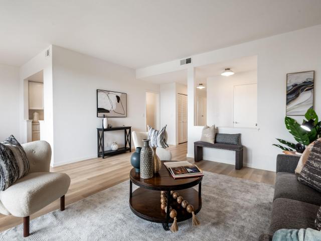 3773 Stoneglen