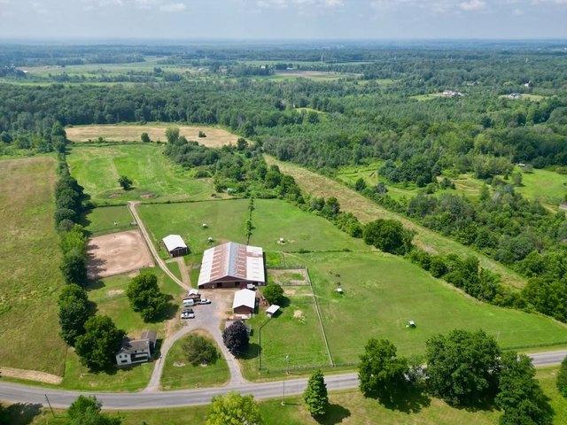 377 Chesbro Rd, Pennellville, NY 13132