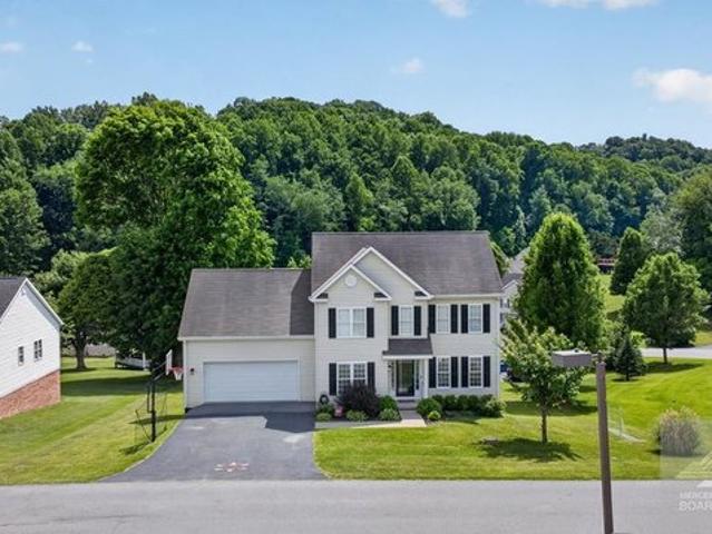 377 Brandon Dr, Bluefield, VA 24605