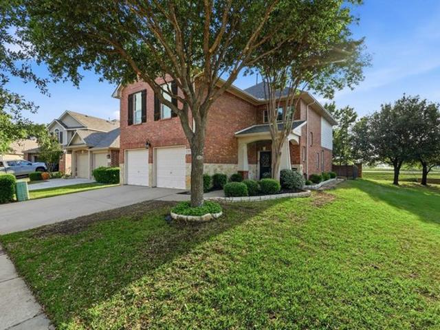 377 Kirby Dr, Lantana, TX 76226