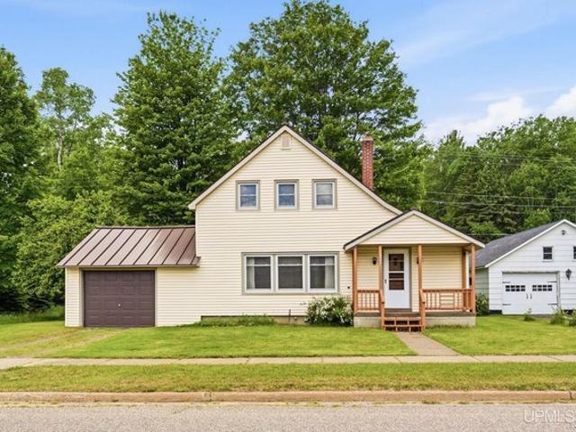 377 Hemlock St, Republic, MI 49879
