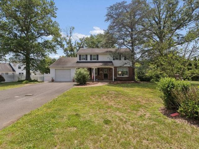 377 N Locust Ave, Marlton, NJ 08053