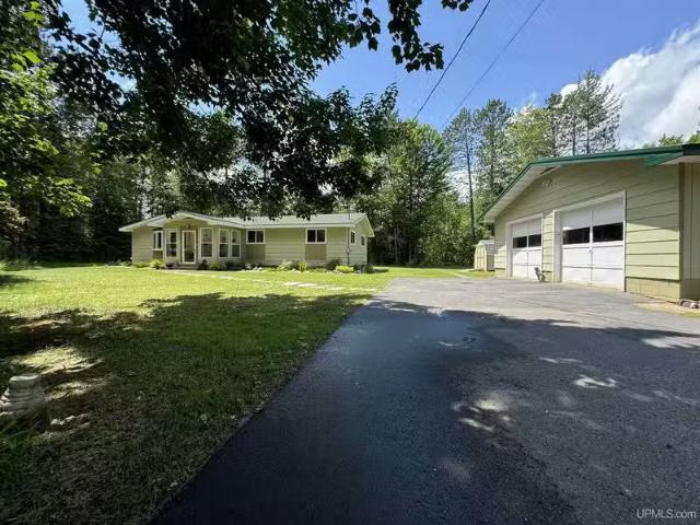 377 N River, Gwinn, MI 49841 648468563