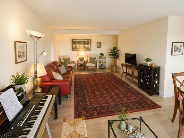377 S Harrison Street 15D #