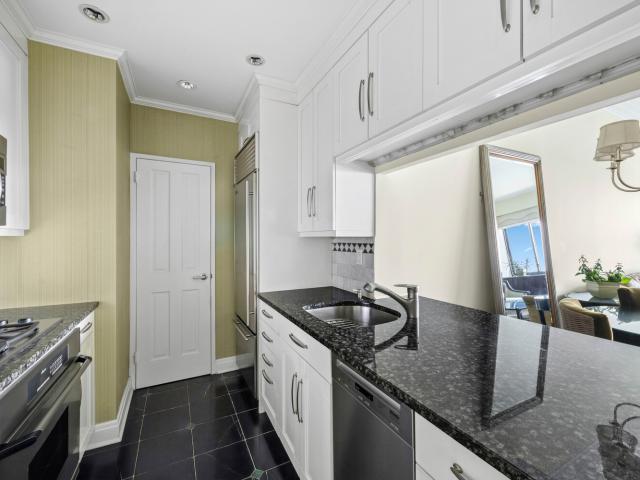377 RECTOR Place 26A