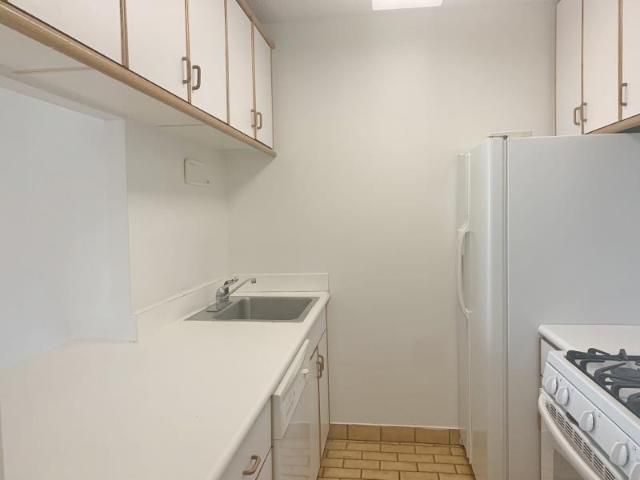 377 Rector Place 5 L