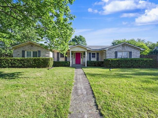 377 Redding Rd, Lexington, KY 40517