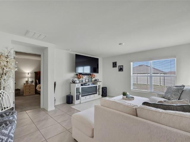377 W Fairways View Dr, Beverly Hills, FL 34465 | MLS #S5148 | Compass