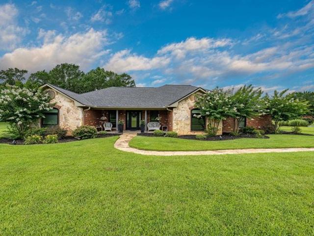 377 Utzman Rd, Kilgore, TX 75662