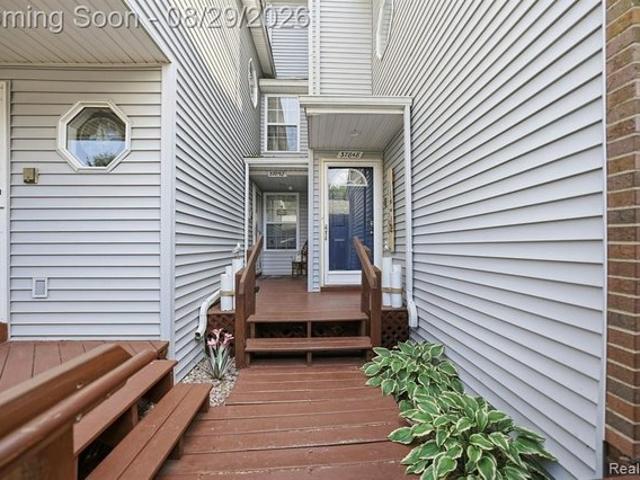 37848 Jefferson Ave, Harrison Township, MI 48045