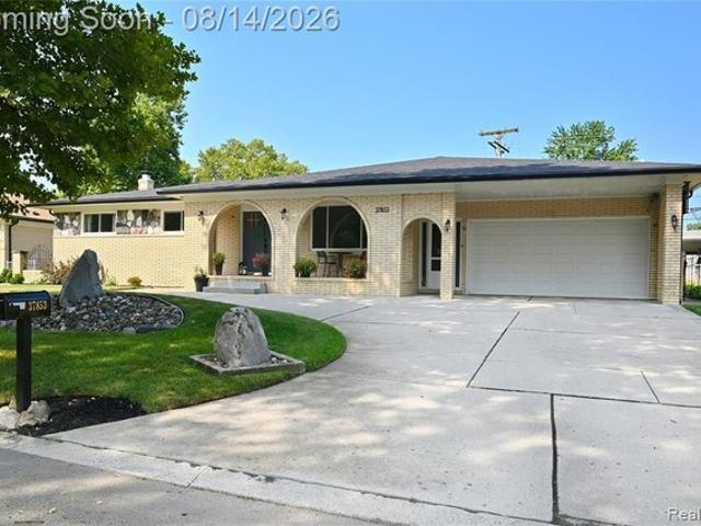 37853 Lola Dr, Sterling Heights, MI 48312