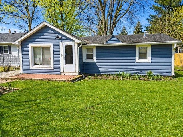 37854 Harper Ave, Beach Park, IL 60087