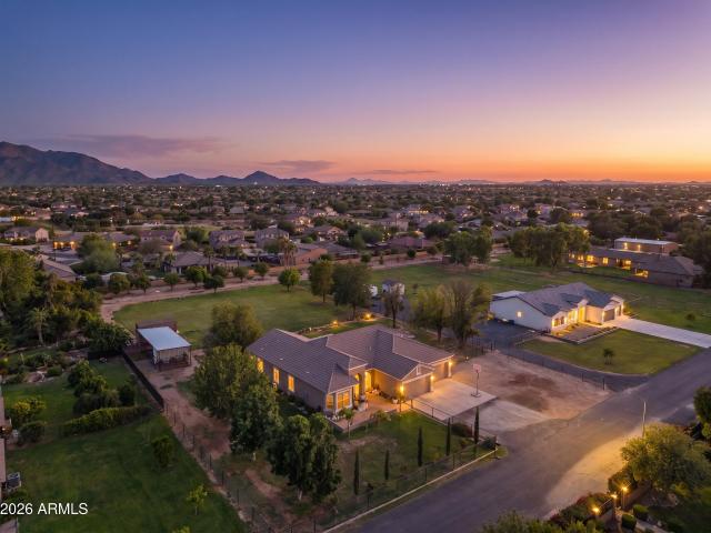 3785 e via del rancho road