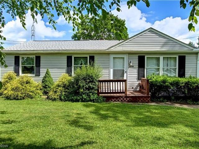 3785 Sanford Dr, Brunswick, OH 44212