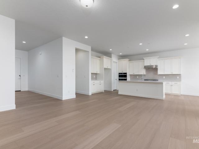 3787 N Kelseyville Way