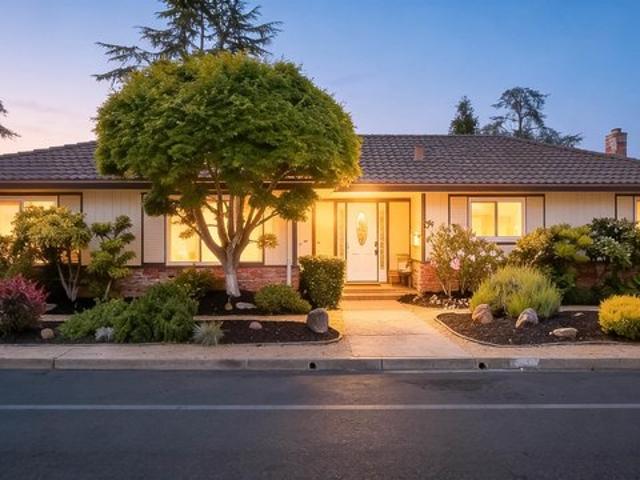 3787 Oakes Dr, Hayward, CA 94542