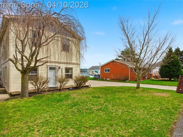 37886 Sunnybrook Street