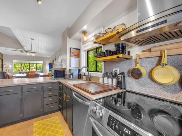 3788 Lower Honoapiilani Rd Apt E212, Lahaina, HI 96761