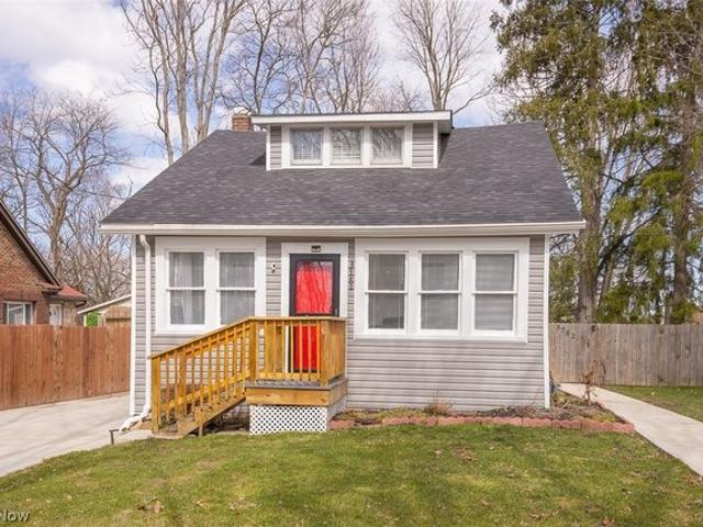 3782 Edgepark Dr, Akron, OH 44319