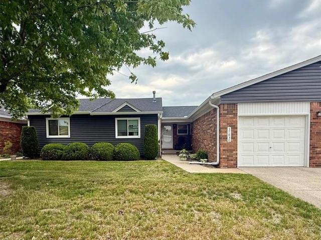 37830 Erna Dr, Sterling Heights, MI 48312
