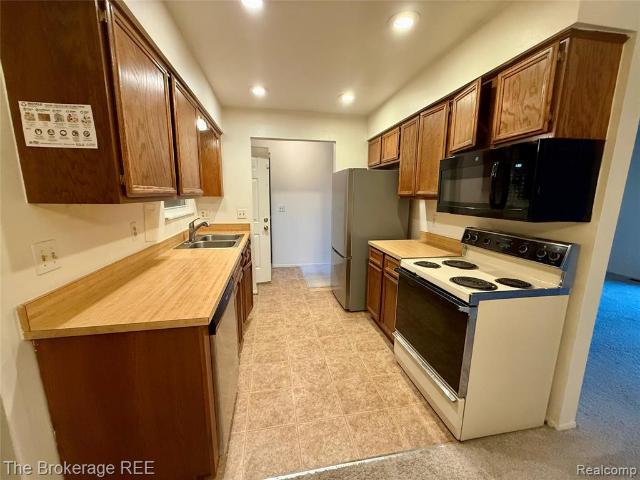 37830 Erna Drive