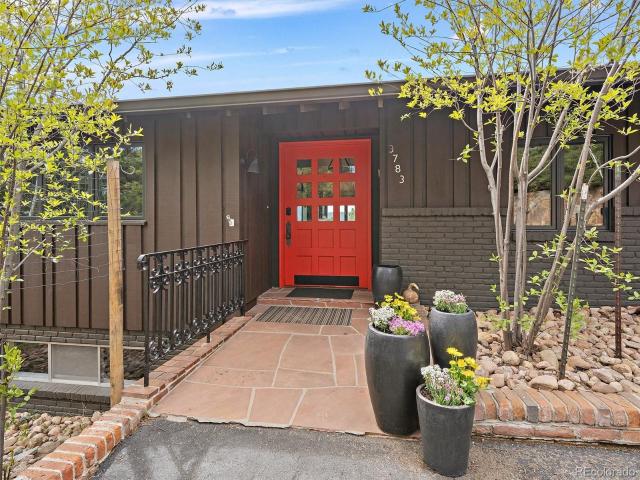 3783 Summit Lane