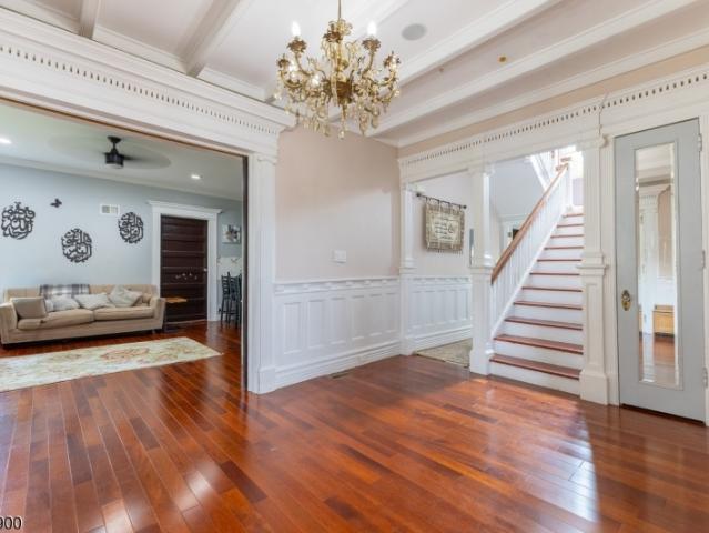 378 Fairview Ave