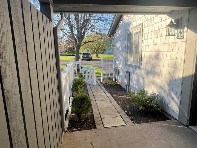 378 Summerhaven Drive N