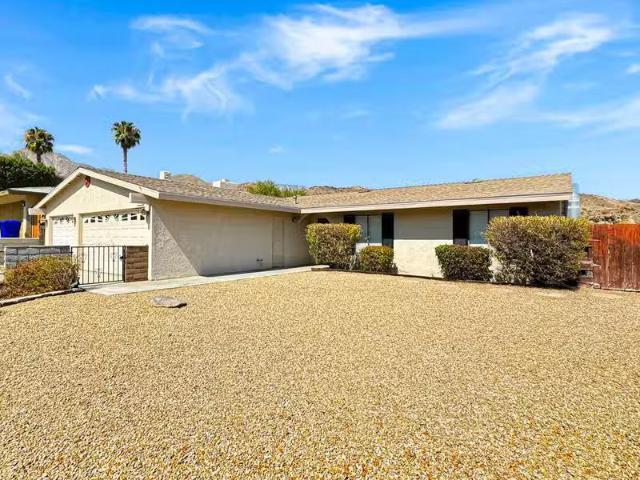 37949 Mountain Shadow Ln Houses in Cathedral City, CA