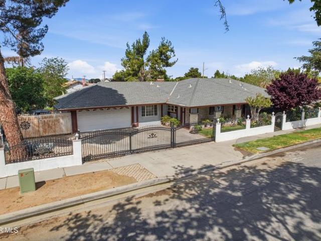 3794 th St E, Palmdale, CA 93550