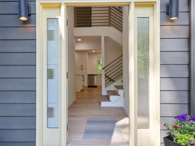 3795 Glengarry Way NE, Roswell, GA 30075