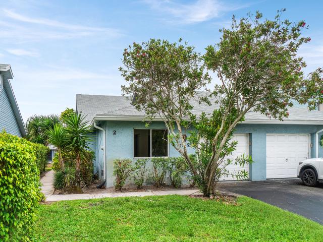 3795 Island Club Cir E, Unit 10, Lake Worth, FL 33462 | MLS #R11150 | Compass