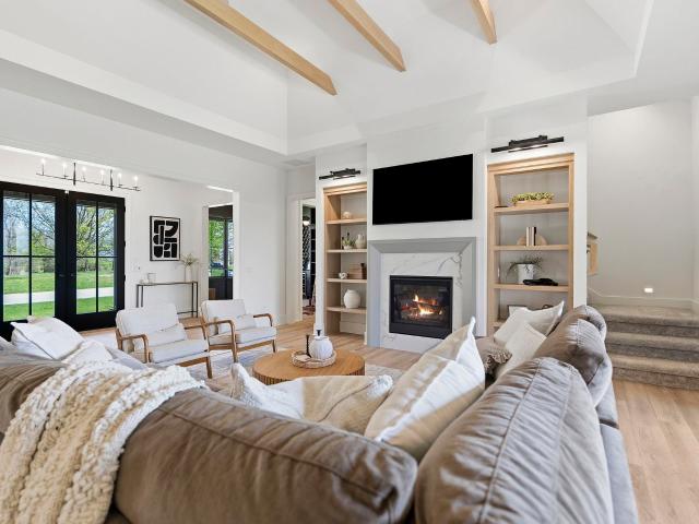 3796 Torrey Pines Parkway