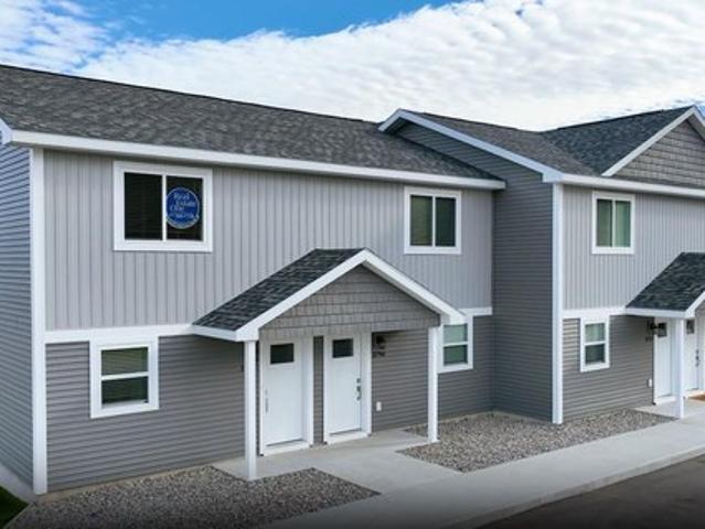 3796 Woodgate Dr, Traverse City, MI 49686